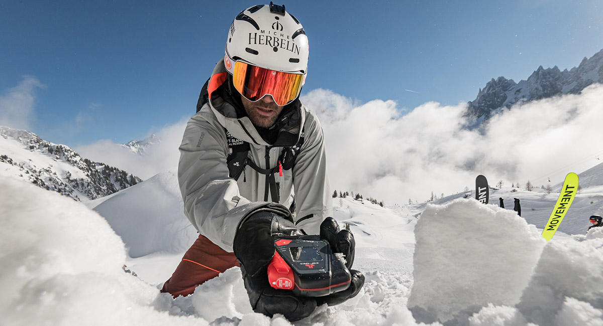 avalanche victim detector